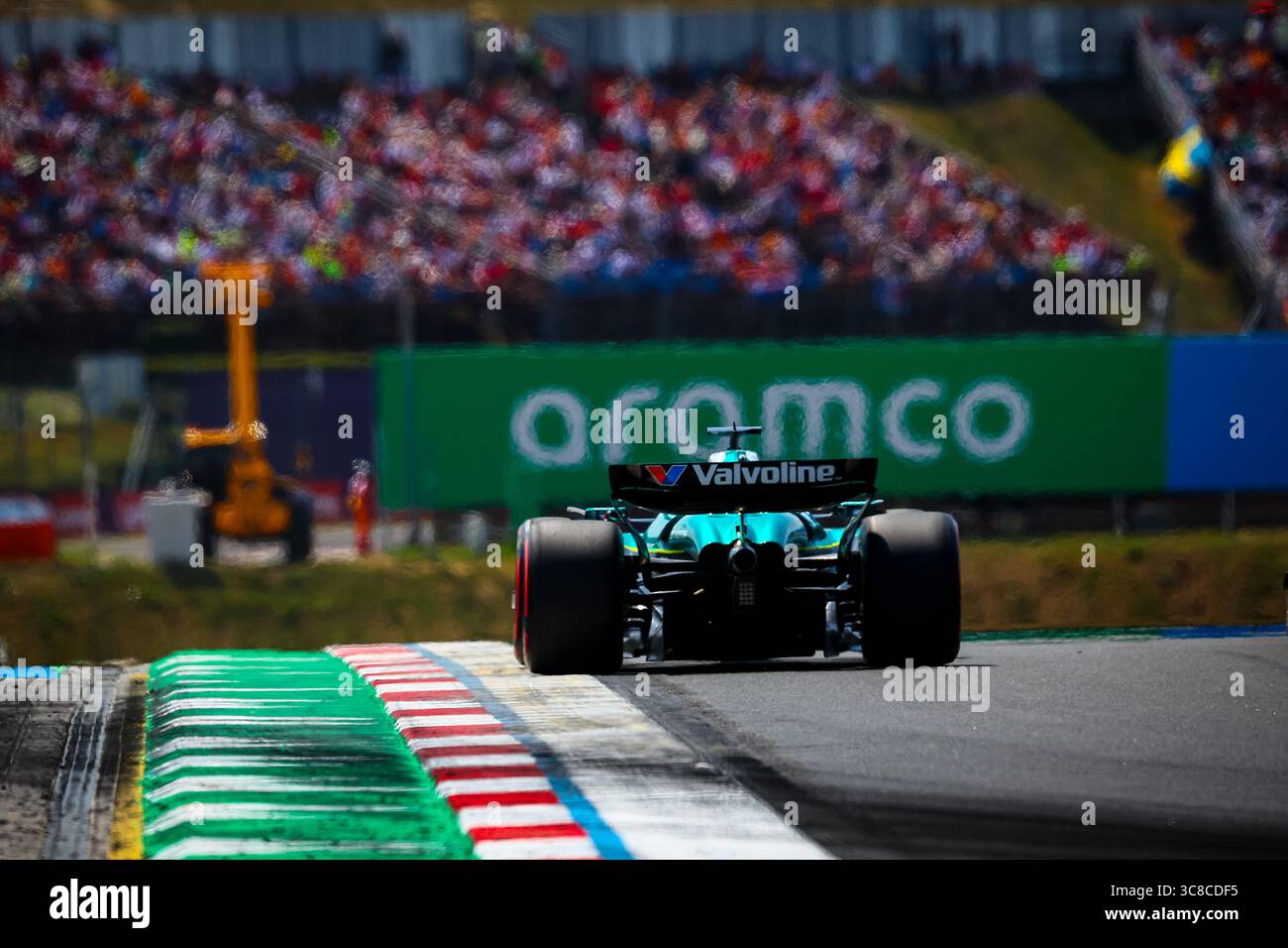 18 Lance Stroll, (CND) Aramco Aston Martin Mercedes AMR25, during the Hungarian GP, Budapest 31 ...