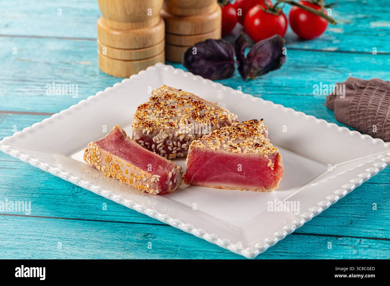 Japanese Tuna tataki with sesame seeds Stock Photo - Alamy