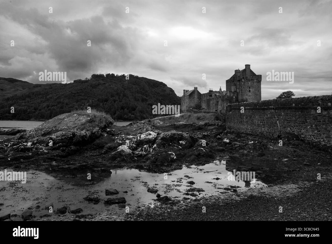 Dramatic sky in iconic Black and White Stock Photos & Images - Alamy