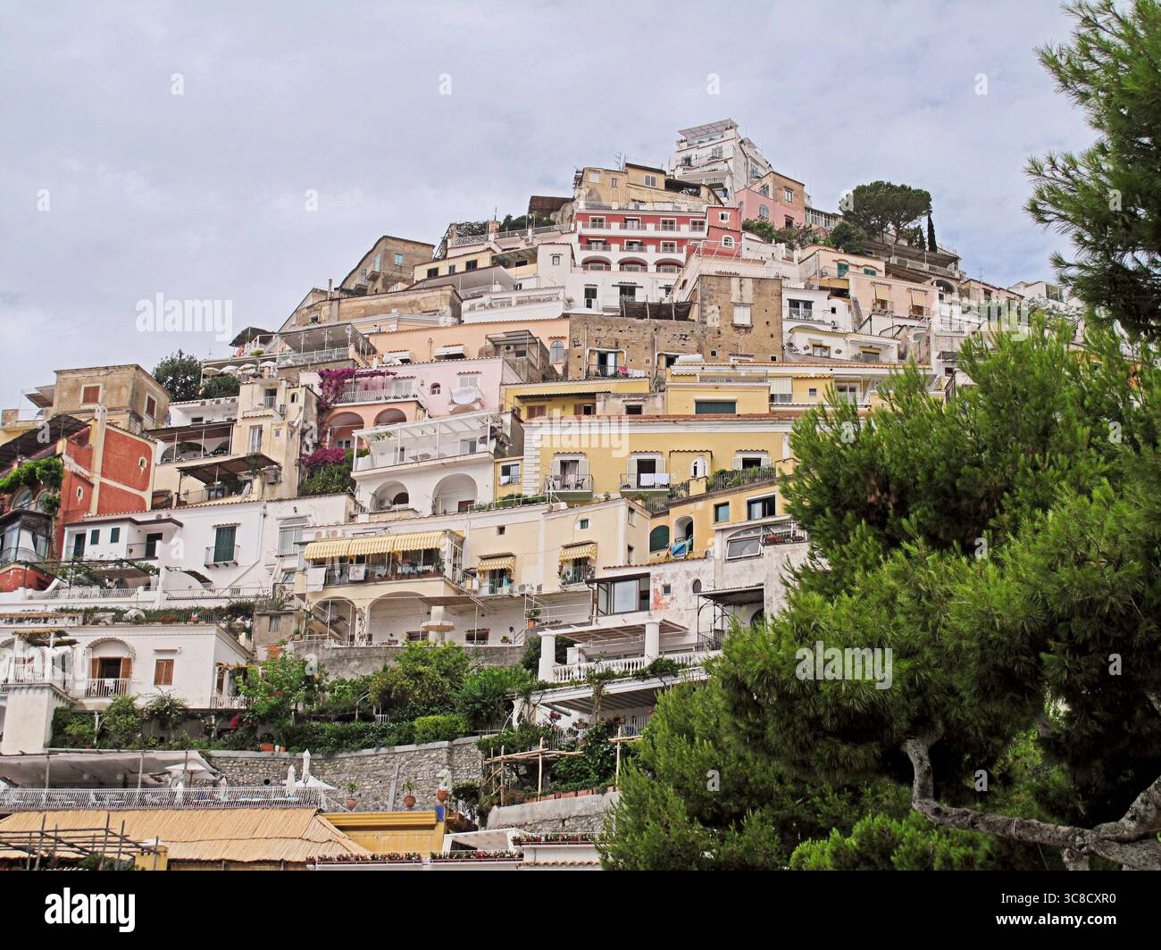 Seaside village houses hi-res stock photography and images - Alamy