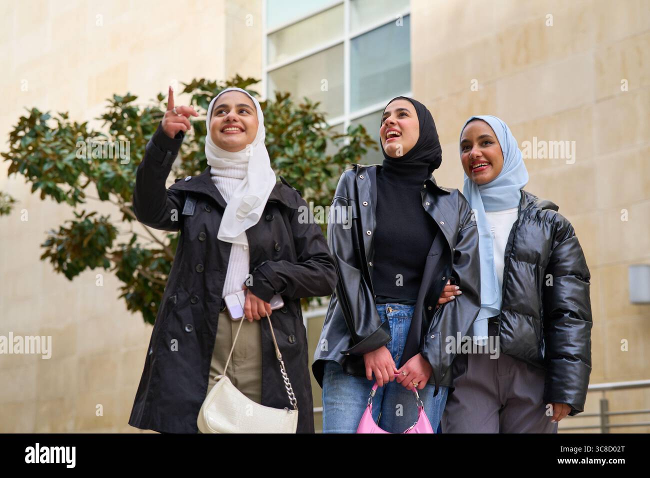 Muslim woman walking out hi-res stock photography and images - Alamy