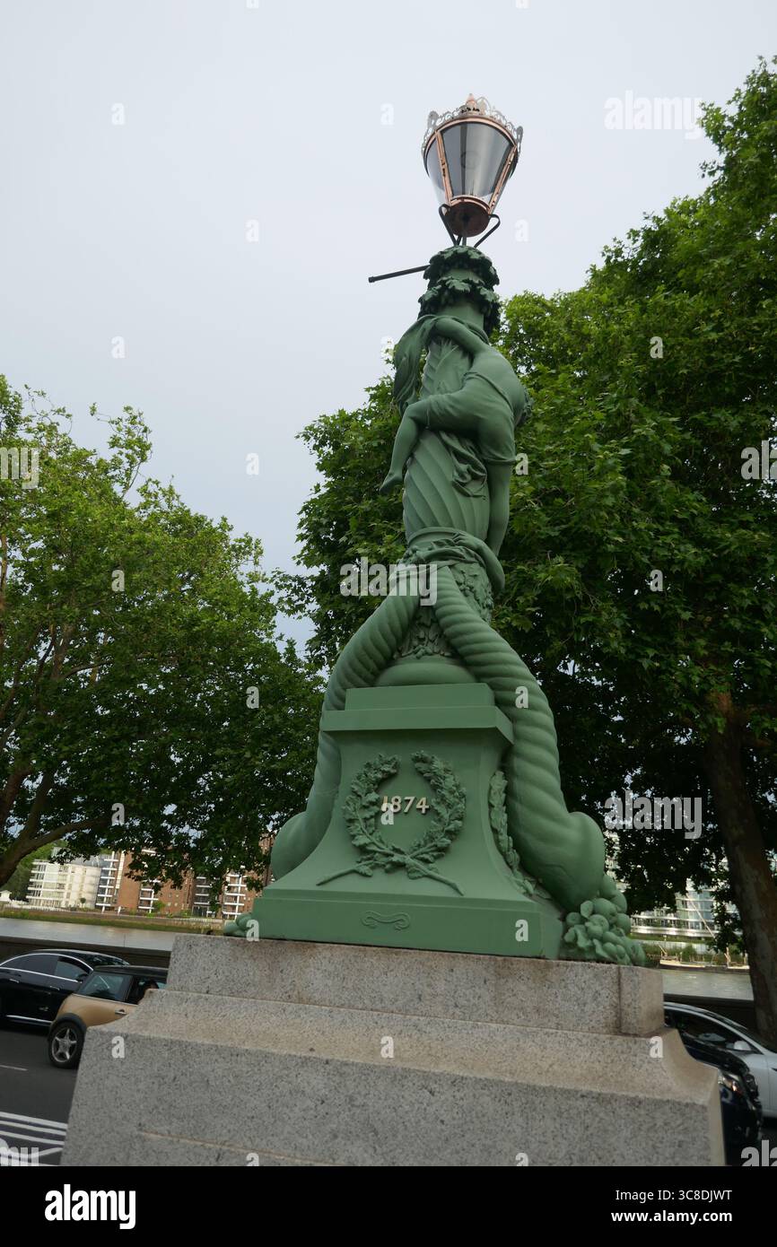 London, England 31st May 2025 Prince Albert Bridge on Cheyne Walk on ...