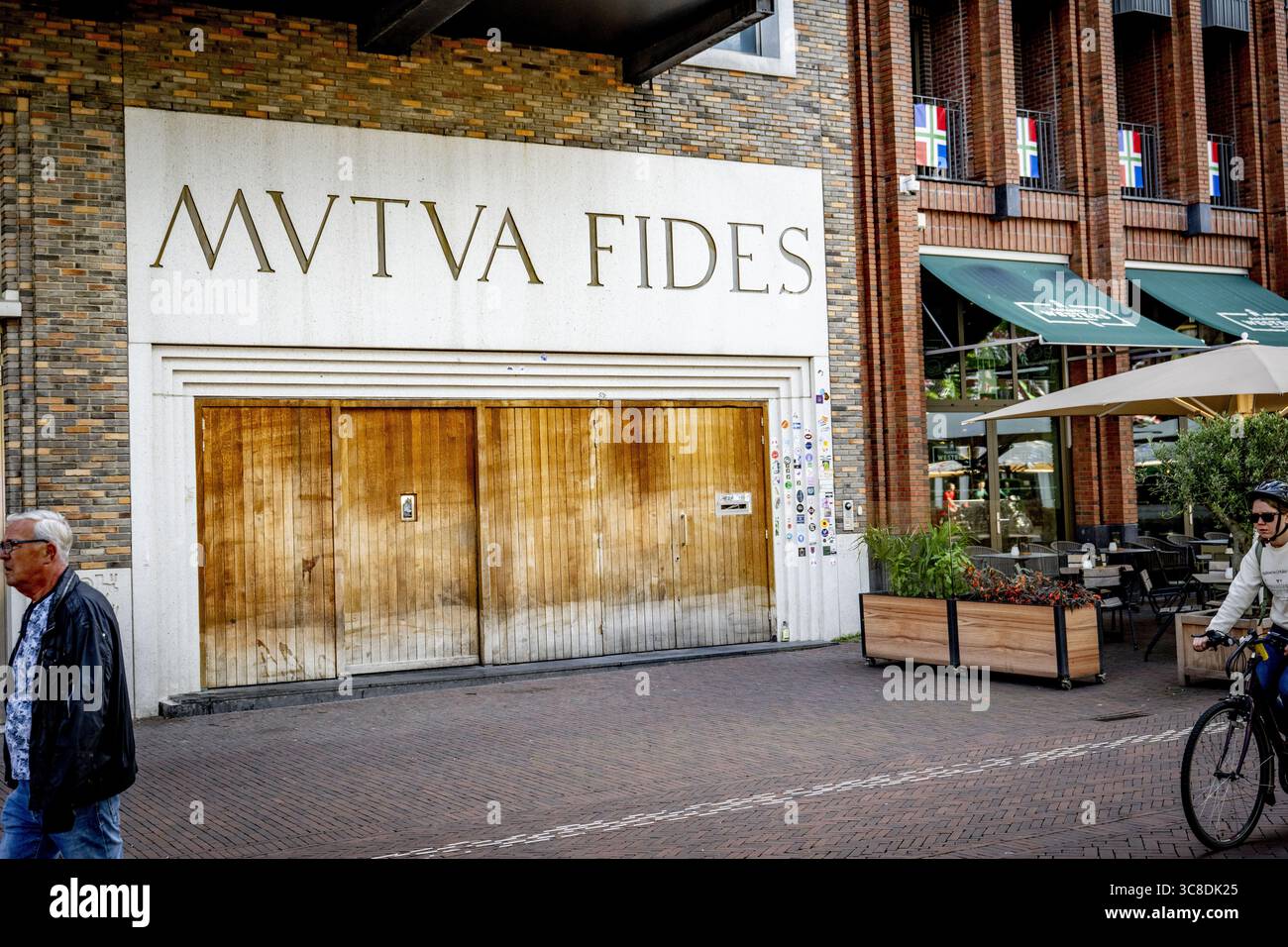 GRONINGEN - Groninger Studenten Corps Vindicat atque Polit, or Vindicat ...