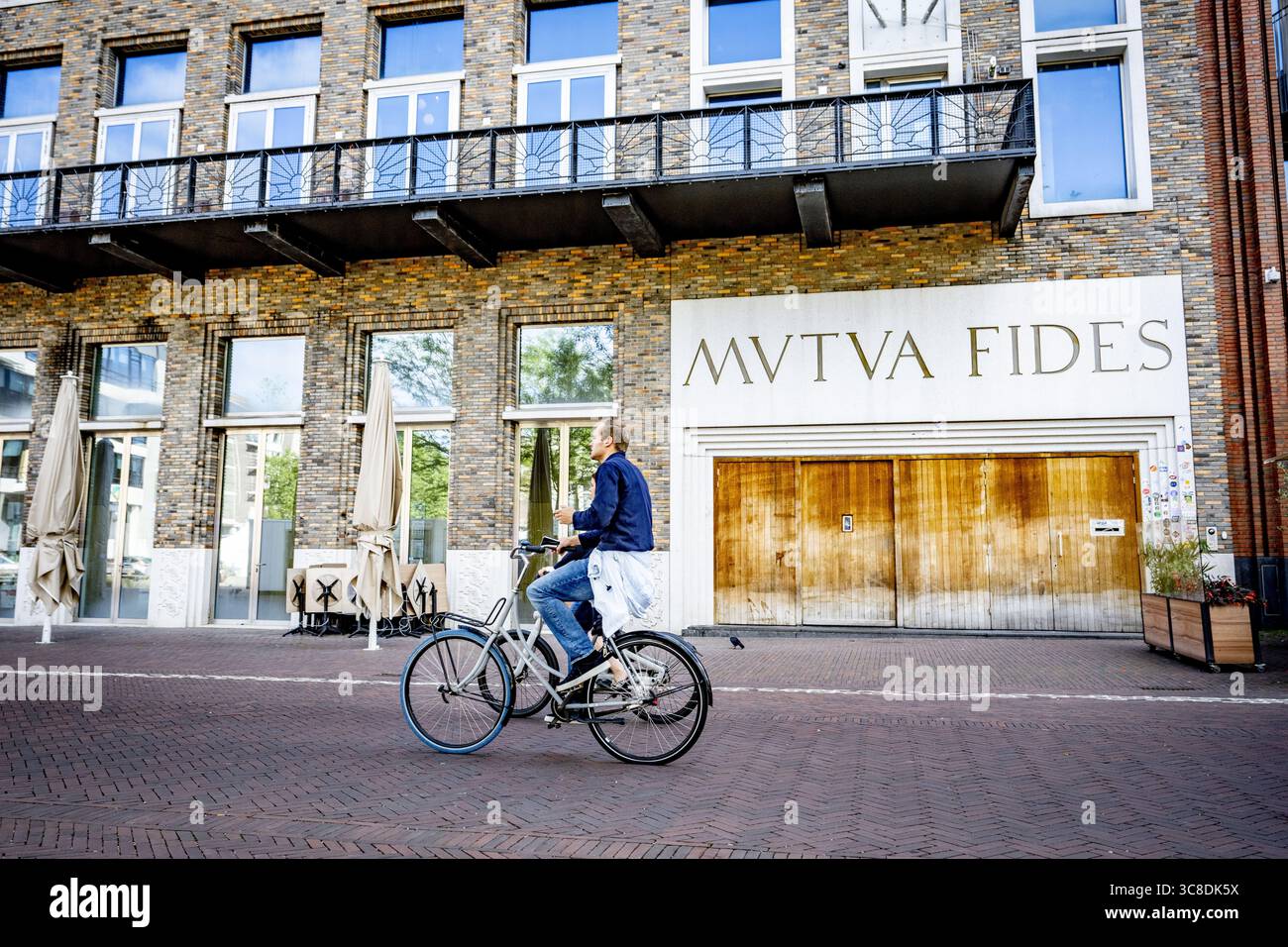 GRONINGEN - Groninger Studenten Corps Vindicat atque Polit, or Vindicat ...