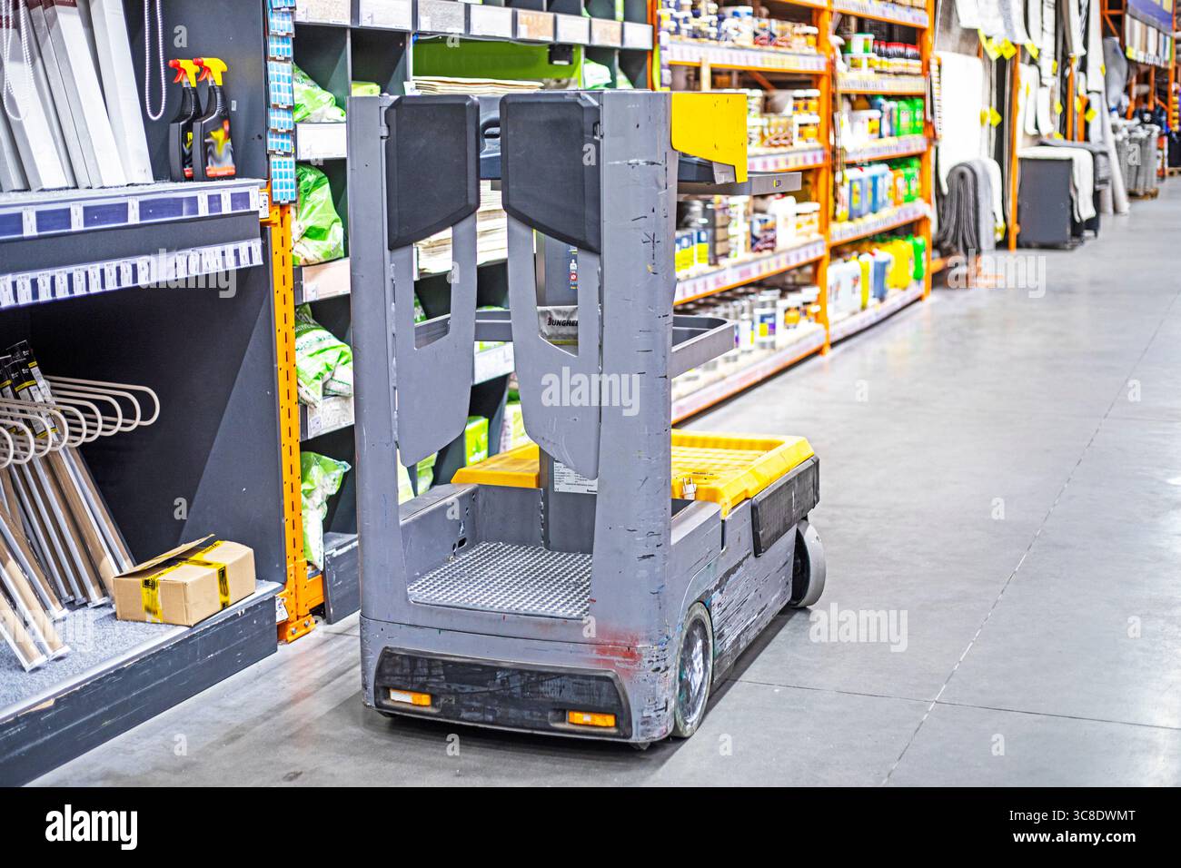 cargo handling machine for goods in industrial supermarket everything ...