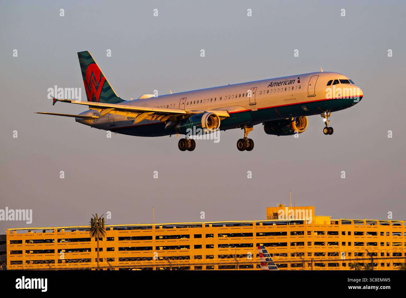 Sky Harbor Airport 7-26-2025 Phoenix AZ USA American Airlines Airbus ...