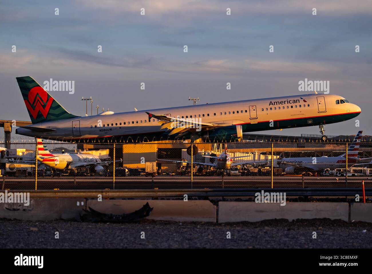 Sky Harbor Airport 7-26-2025 Phoenix AZ USA American Airlines Airbus ...