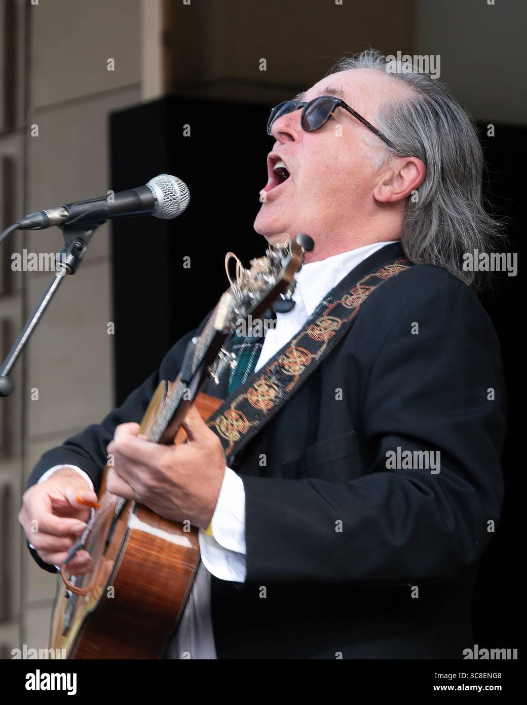 Edinburgh, 3rd August 2025. Scottish community choirs join music icon ...