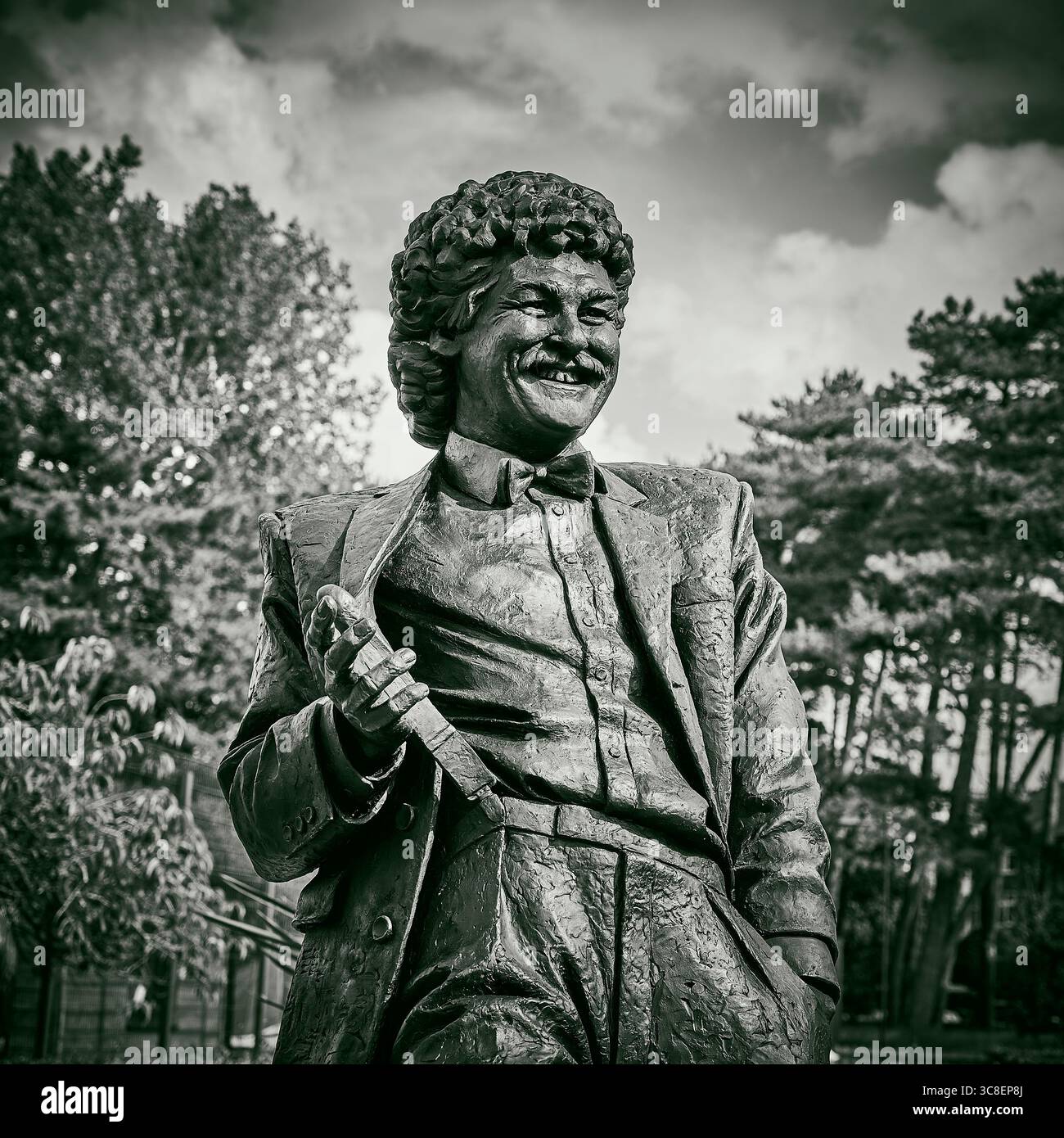 Statue of the late Bobby Ball half of the comedy due Cannon and Ball in ...