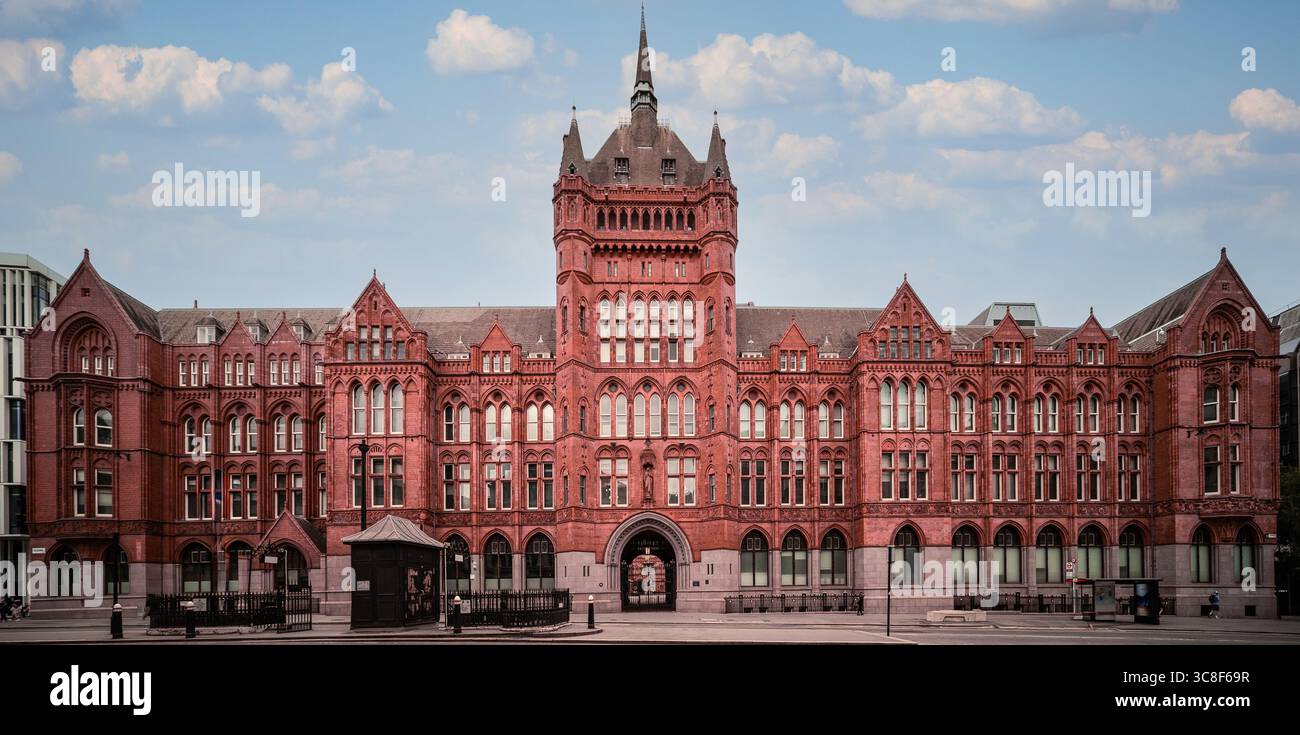 Pink granite buildings london hi-res stock photography and images - Alamy