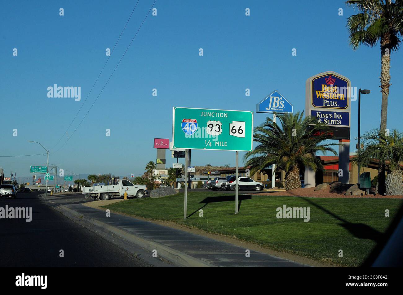 NEVADA/ARIZONA /USA. United States traffic on usa routes 93, 95, 66, 68 ...