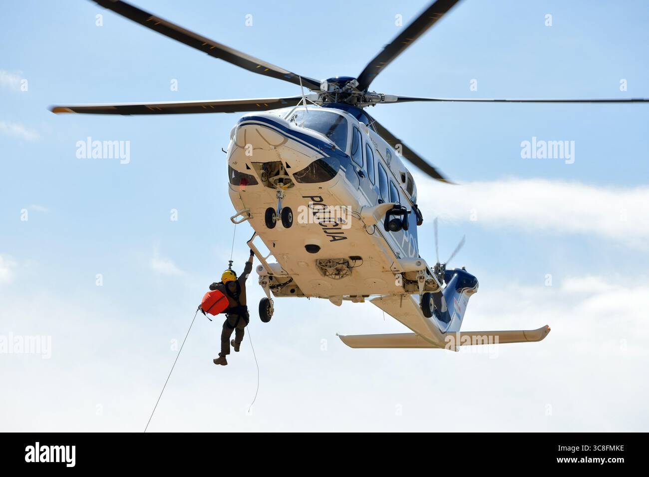 Demonstrated exercise of the Anti-Terrorist Police Unit held in Knin ...