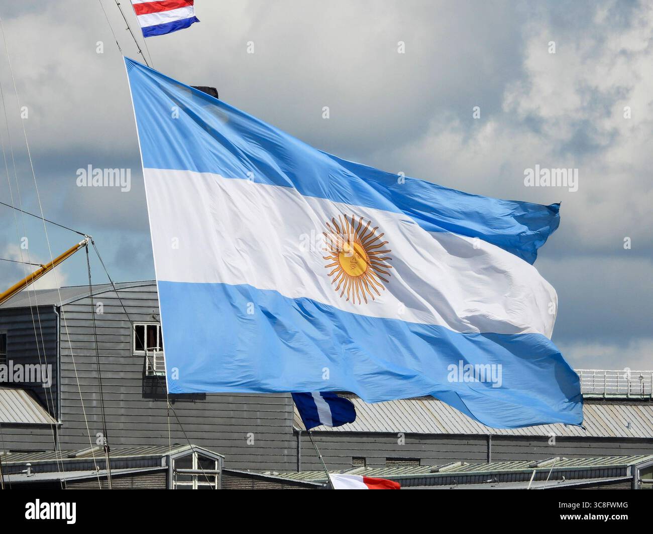 cntv Argentinische Fahne weht am Mast Zu Besuch bei besten Wetter ...