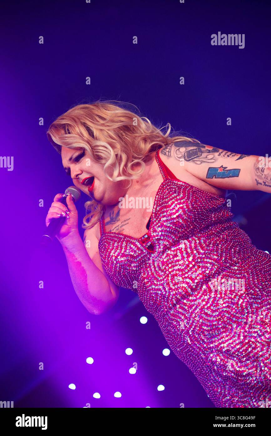 Amy laqueefa drag queen hi-res stock photography and images - Alamy