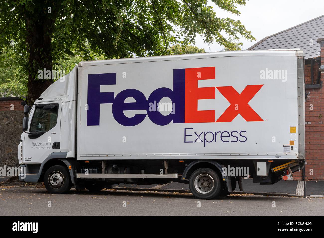 Uk fedex hi-res stock photography and images - Alamy