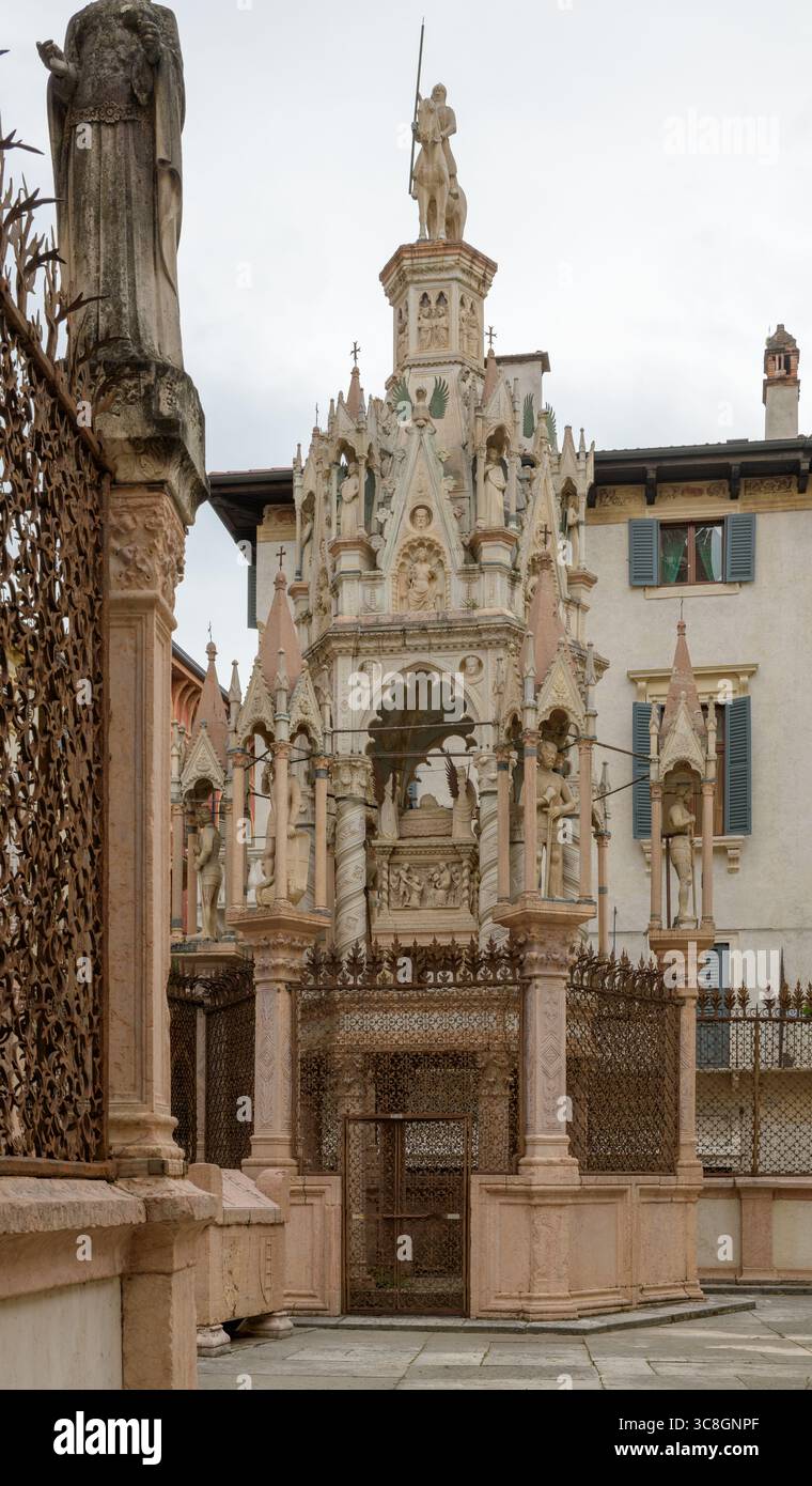 Tomb of Cangrande I della Scala at the Scaliger Tombs (Arche Scaligere ...