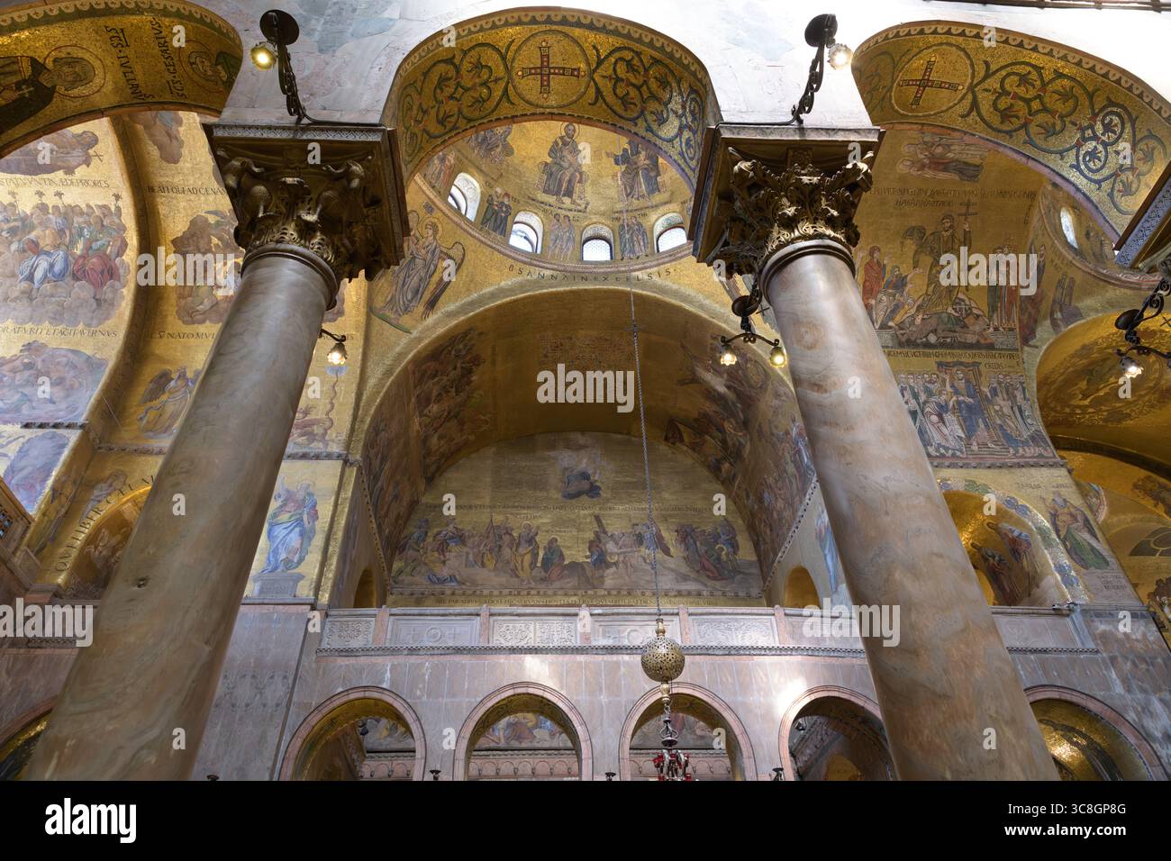 Interior view of Saint Mark’s Basilica (Basilica di San Marco), Venice ...