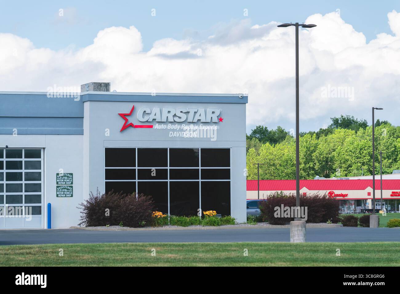 Carstar autobody repair hi-res stock photography and images - Alamy