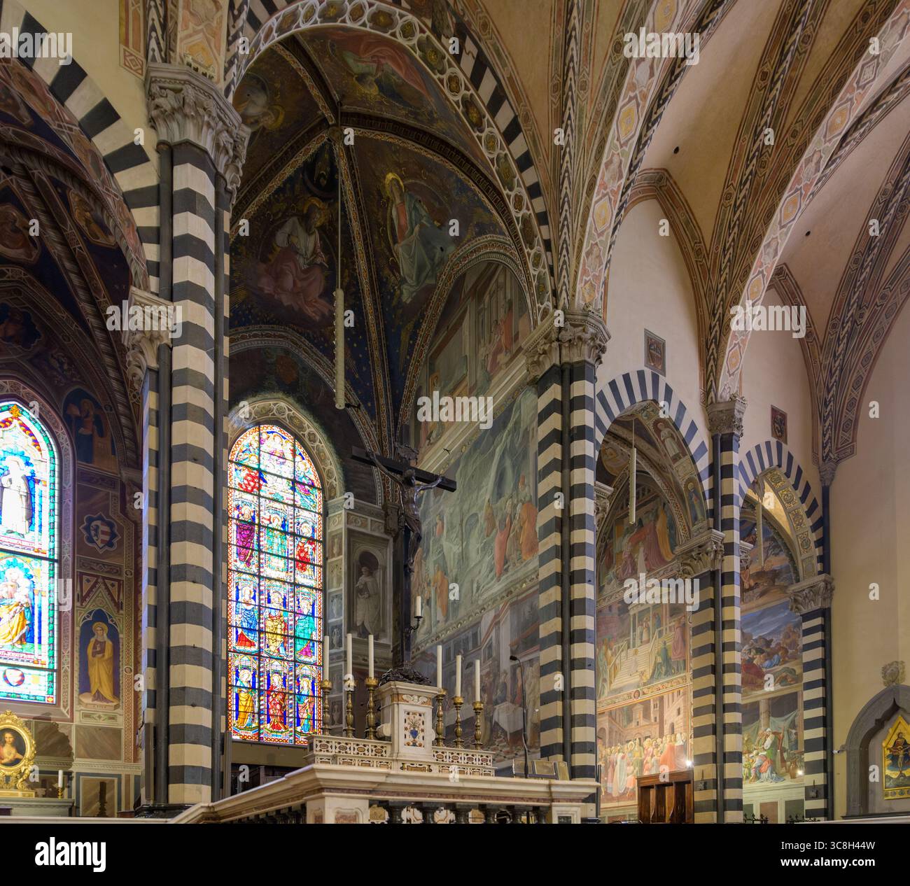 Interior view of the transept in Prato Cathedral (Cattedrale di Santo ...