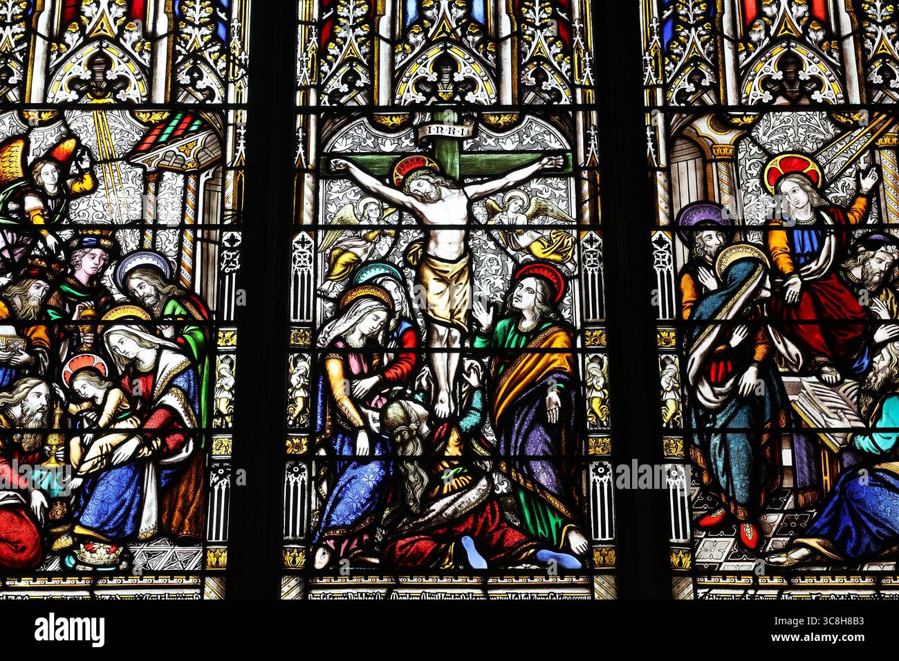 Stained glass windows in beautiful Norwich Cathedral, one of the finest ...