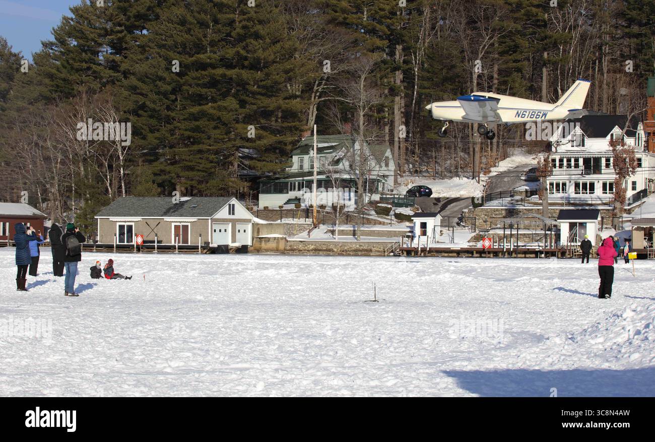 Alton bay seaplane hi-res stock photography and images - Alamy
