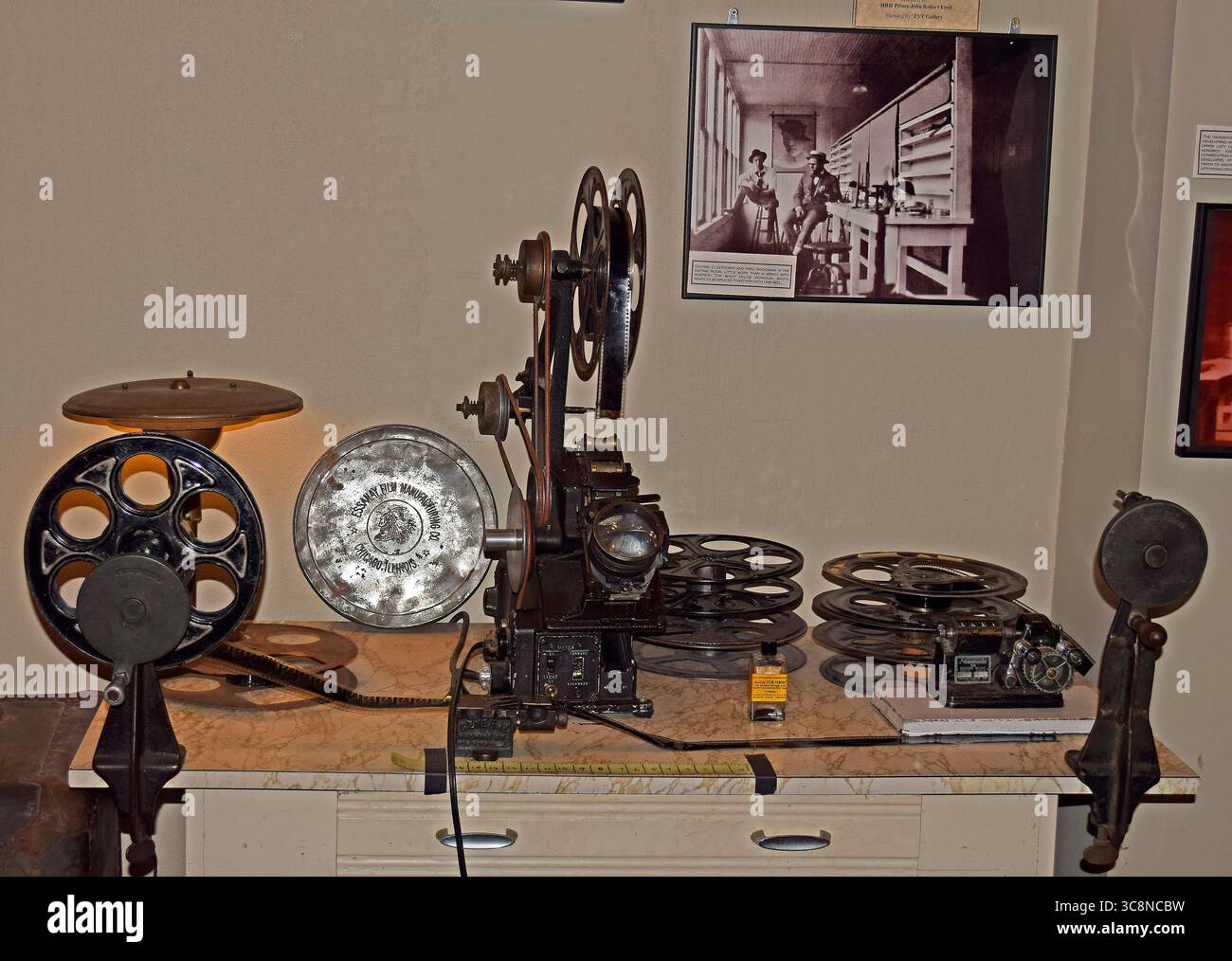 Old film editing display hi-res stock photography and images - Alamy