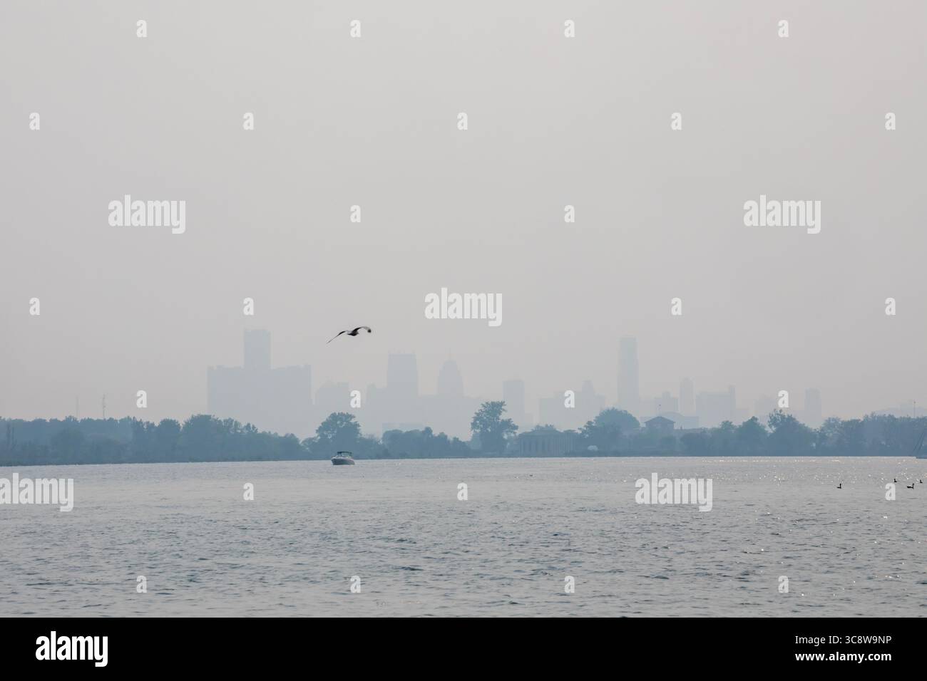 Detroit, Michigan, USA. 4th Aug, 2025. Smoke from Canadian wildfires ...