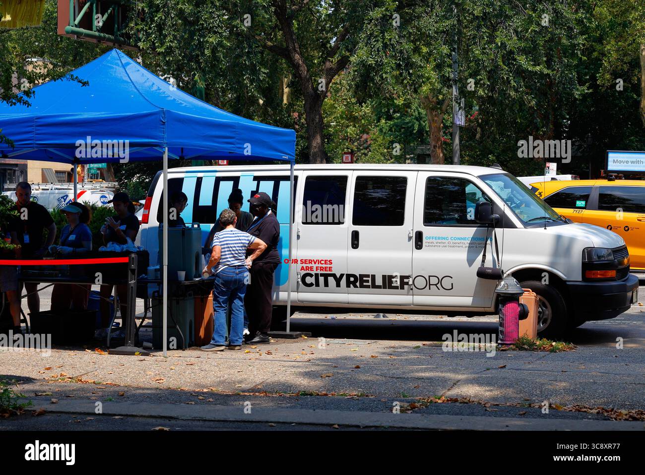 Homeless outreach team hi-res stock photography and images - Alamy