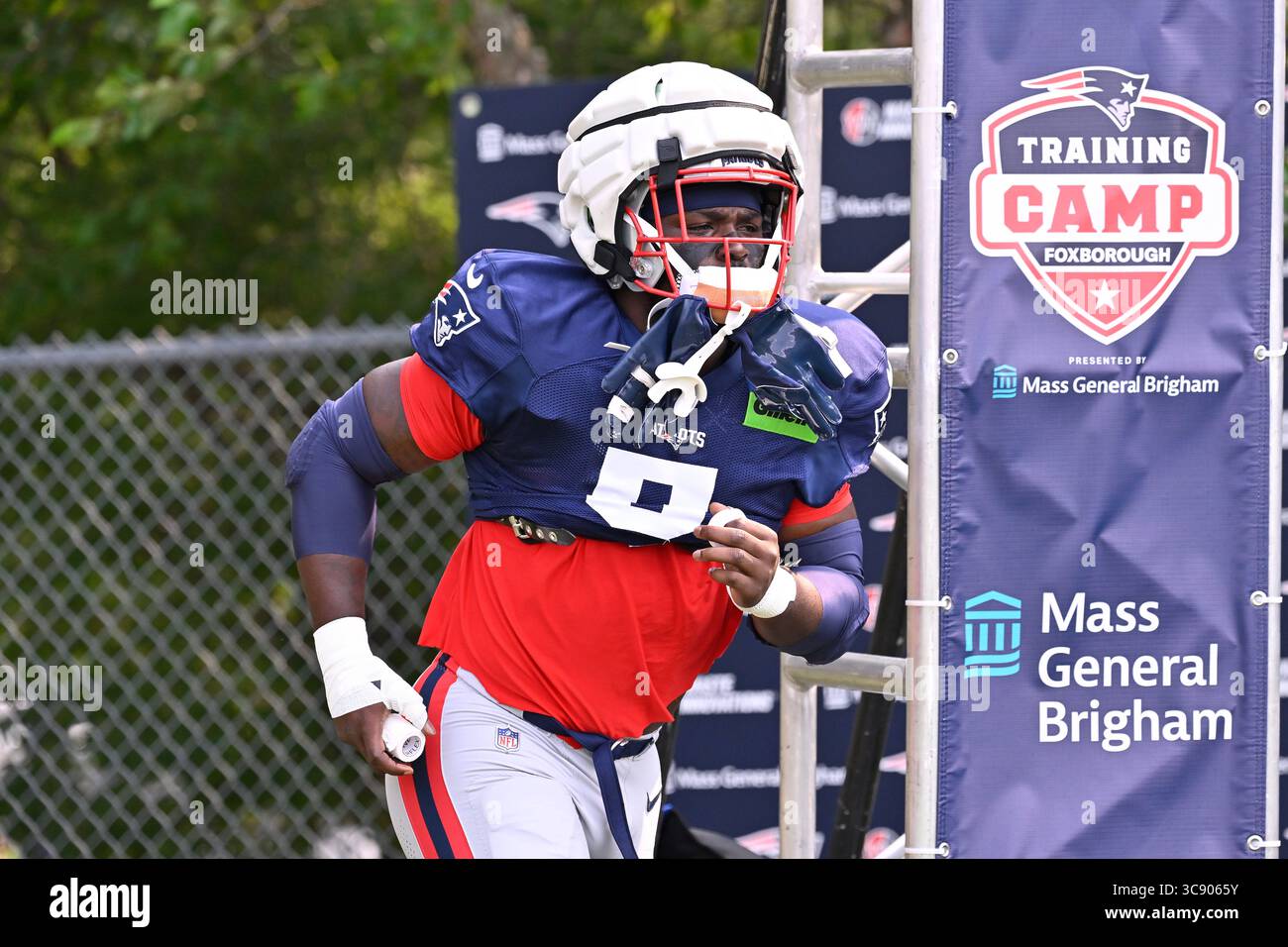 August 4, 2025; Foxborough, MA, USA; New England Patriots safety Jabrill Peppers (5) jogs to the ...
