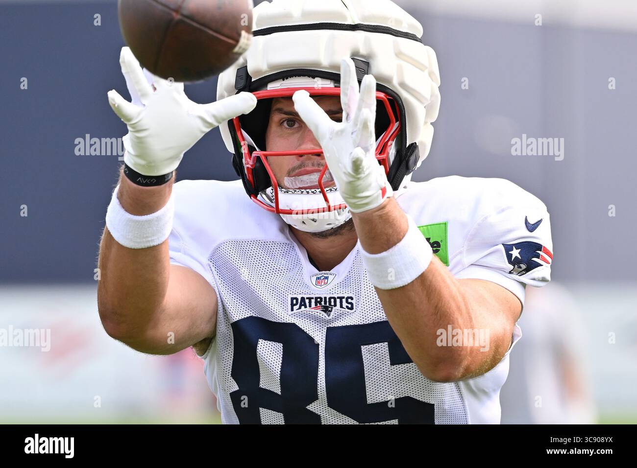 August 4, 2025; Foxborough, MA, USA; New England Patriots tight end ...