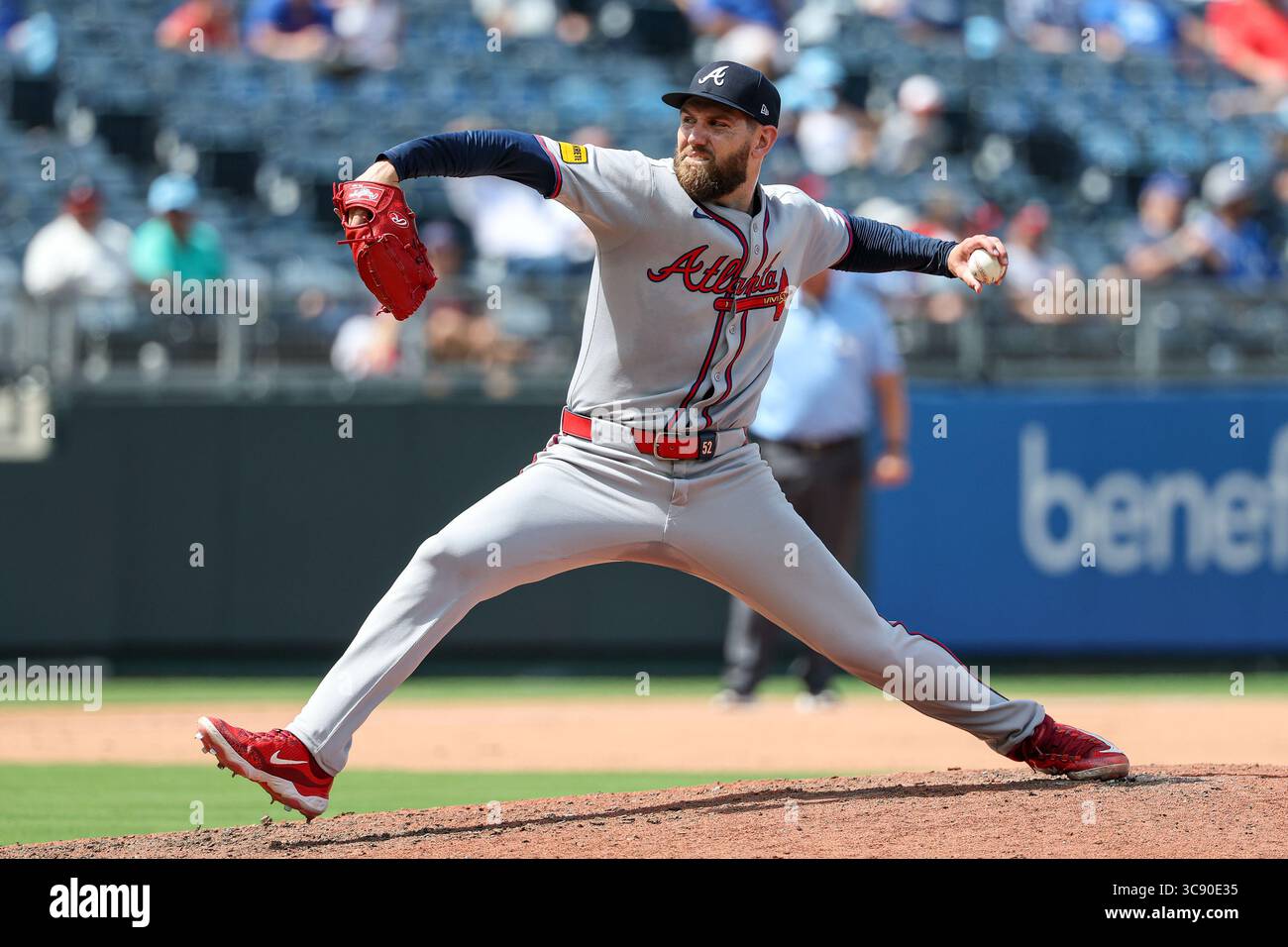 July 30, 2025: Atlanta Braves relief pitcher Dylan Lee (52) throws ...