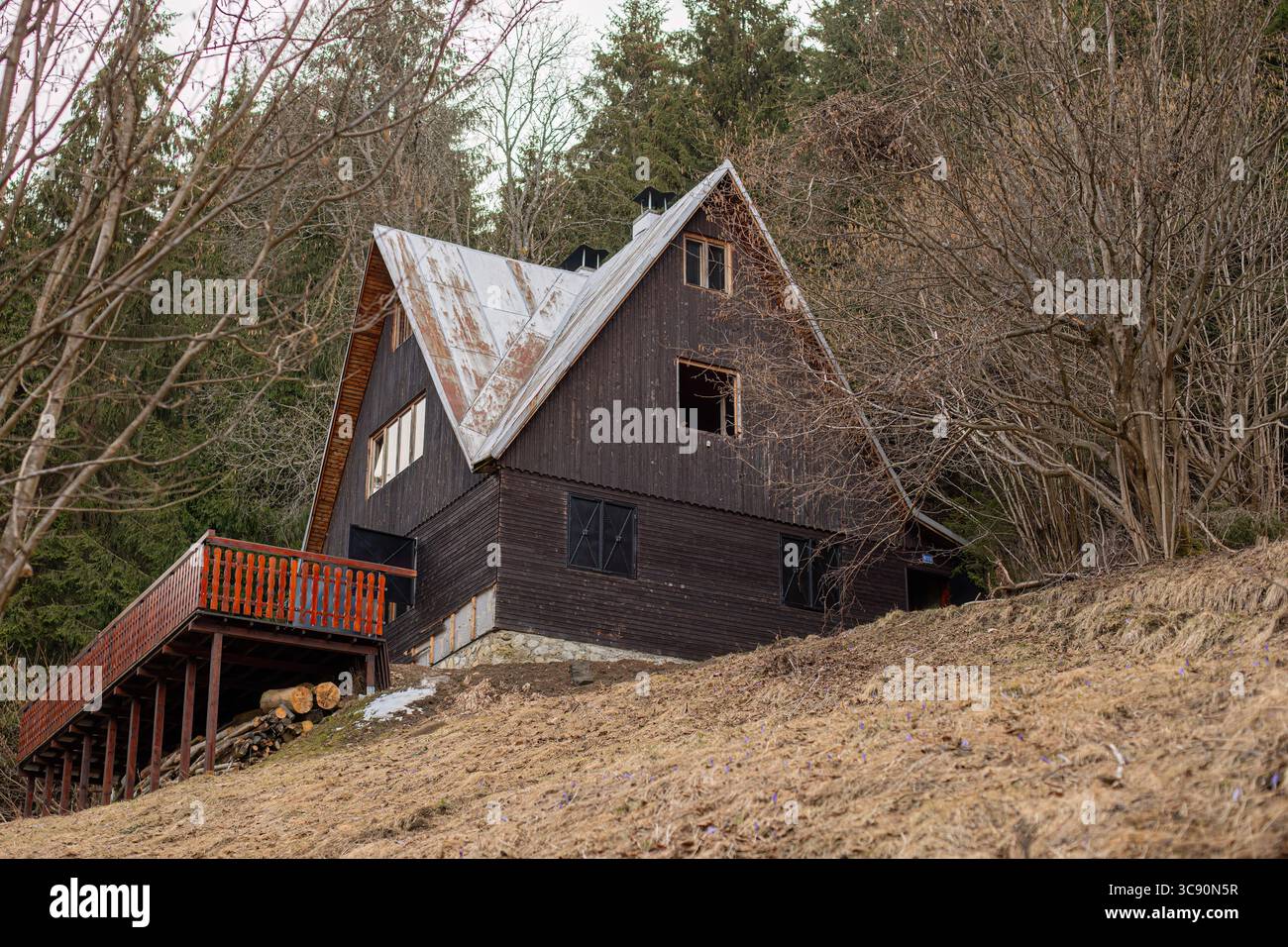 Cabin on remote slope hi-res stock photography and images - Alamy