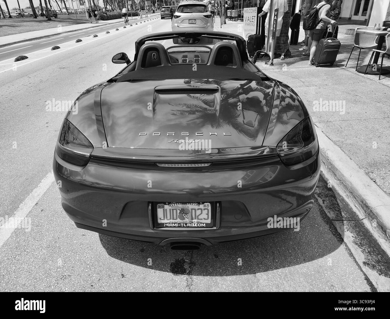 Miami Beach, Florida USA - June 8, 2024: 2018 Porsche 718 Boxter blue ...