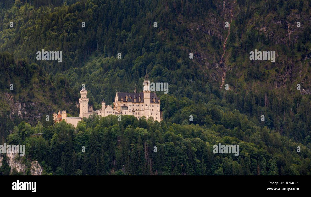 Fairy-tale castle Schloss Neuschwanstein of Ludwig II. in Upper Bavaria ...
