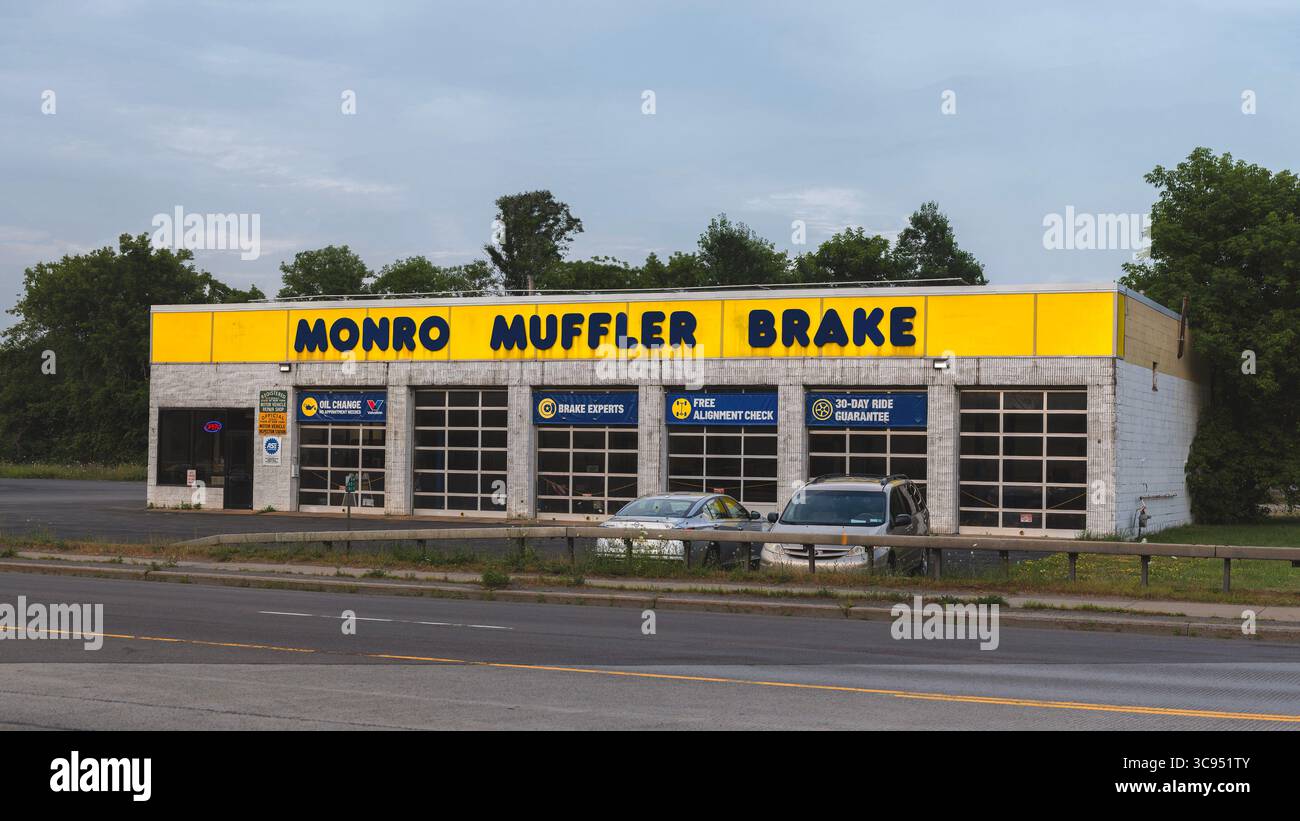 Monro muffler hi-res stock photography and images - Alamy