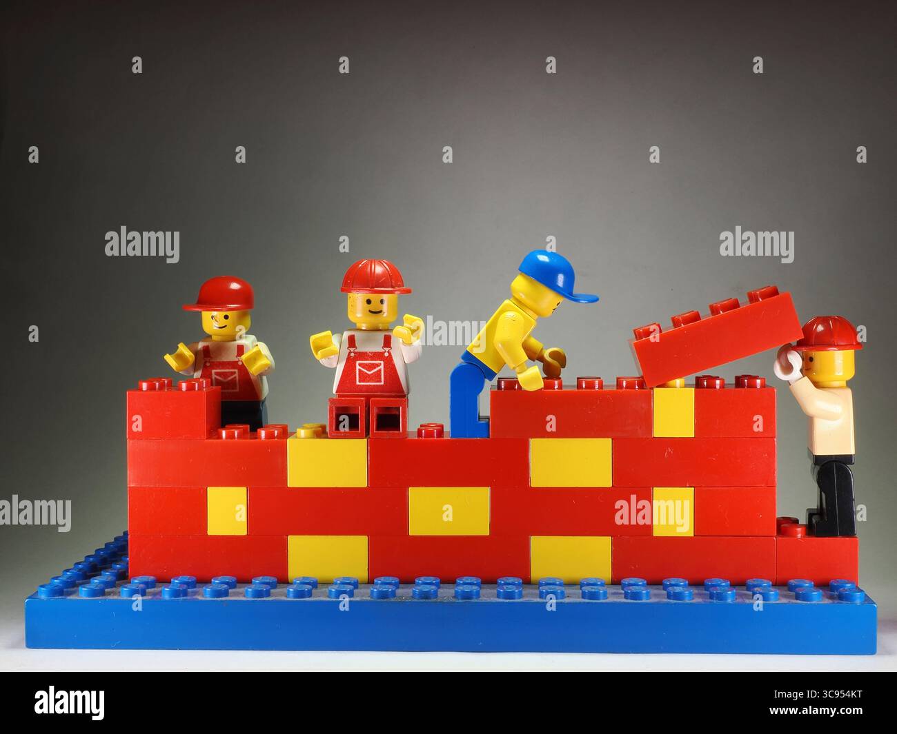 lego wall building sequence 07 of 12 images Stock Photo - Alamy