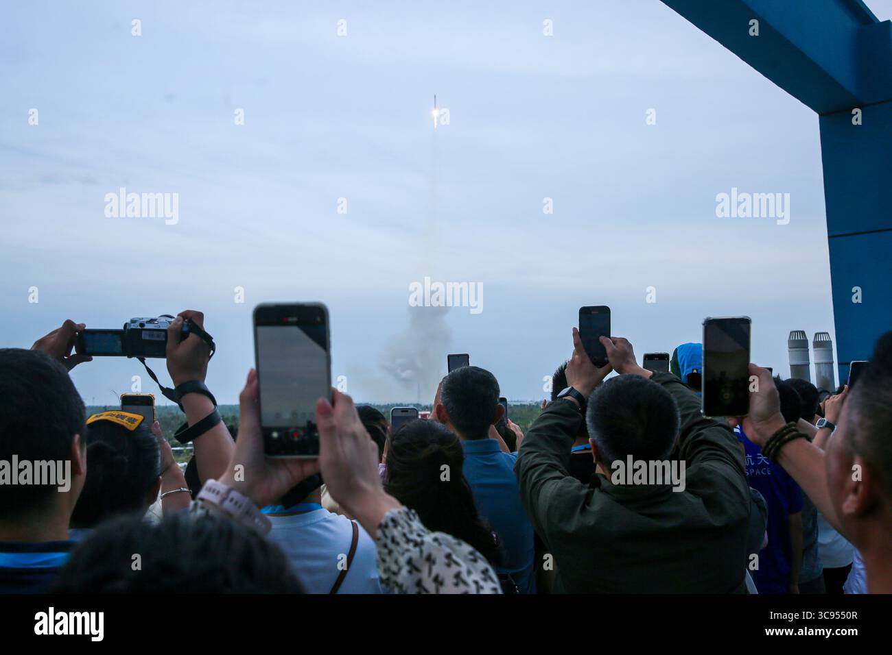 Wenchang,China.4th August 2025. A Long March 12 carrier rocket carrying ...