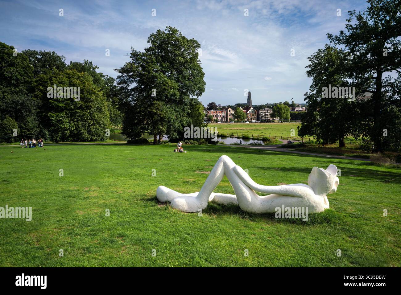 Lazy King, art of Alain Sechas in Sonsbeek Park - Sonsbeek Estate ...