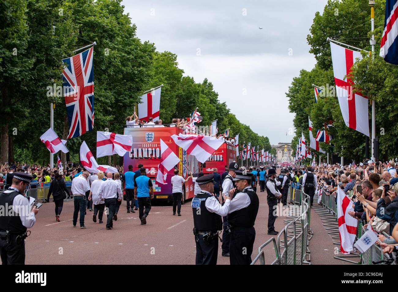 England football lionesses 2025 hi-res stock photography and images - Alamy