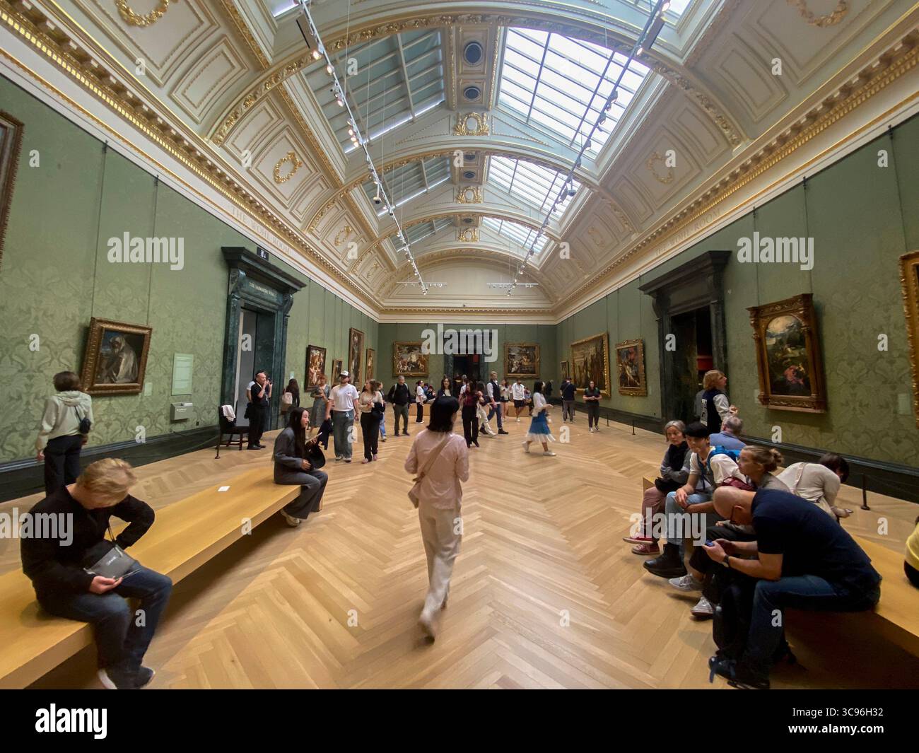 London uk august 2025 thames hi-res stock photography and images - Alamy