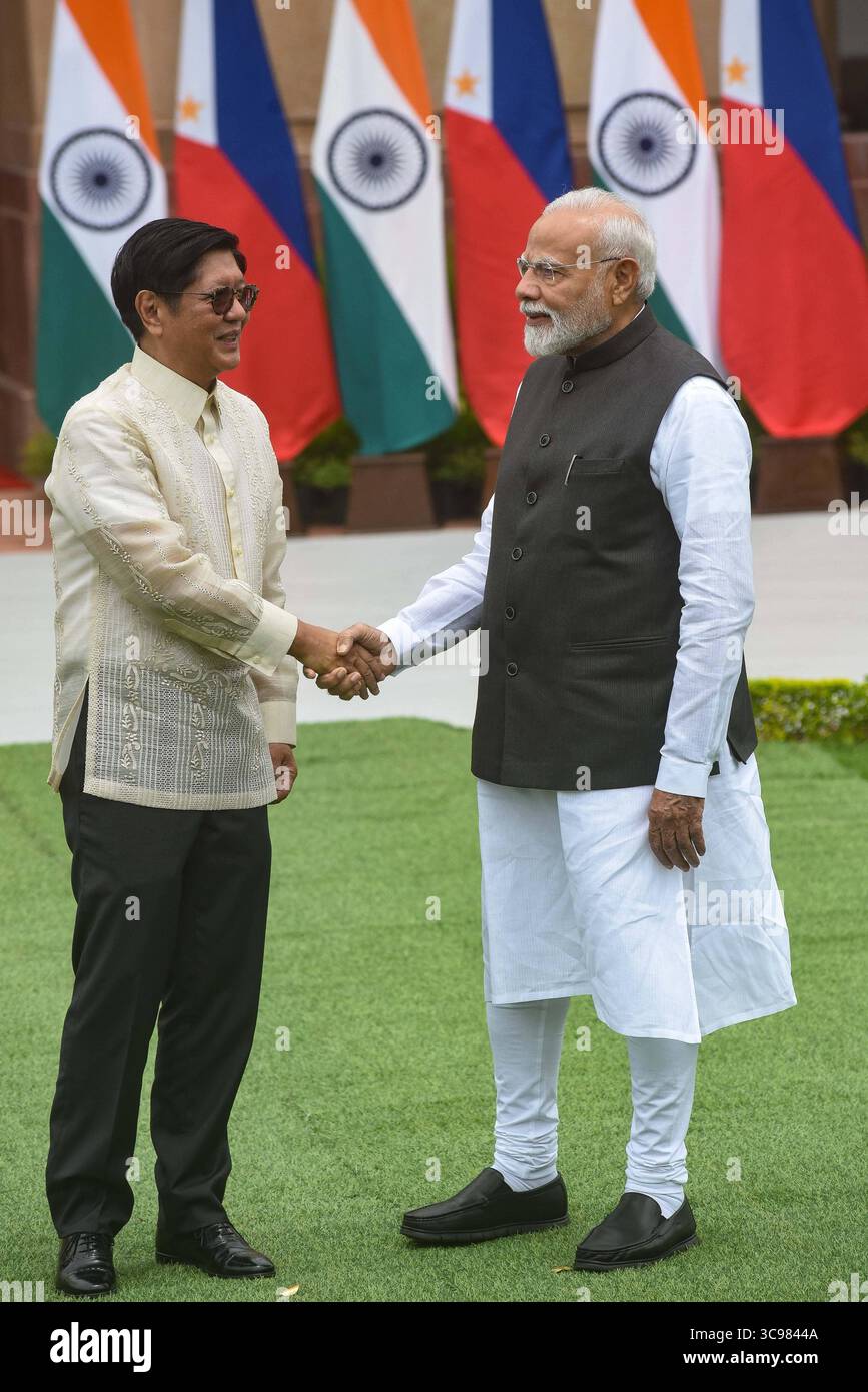 India - Philippines Indian Prime Minister Narendra Modi, right, with ...