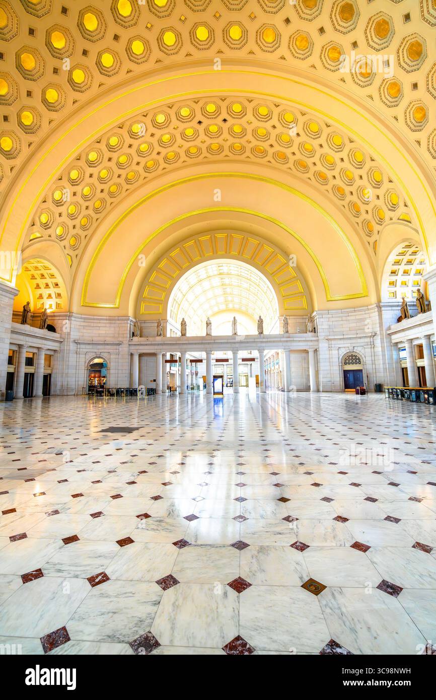 Washington Union train station grand entrance hall view, capital of USA ...