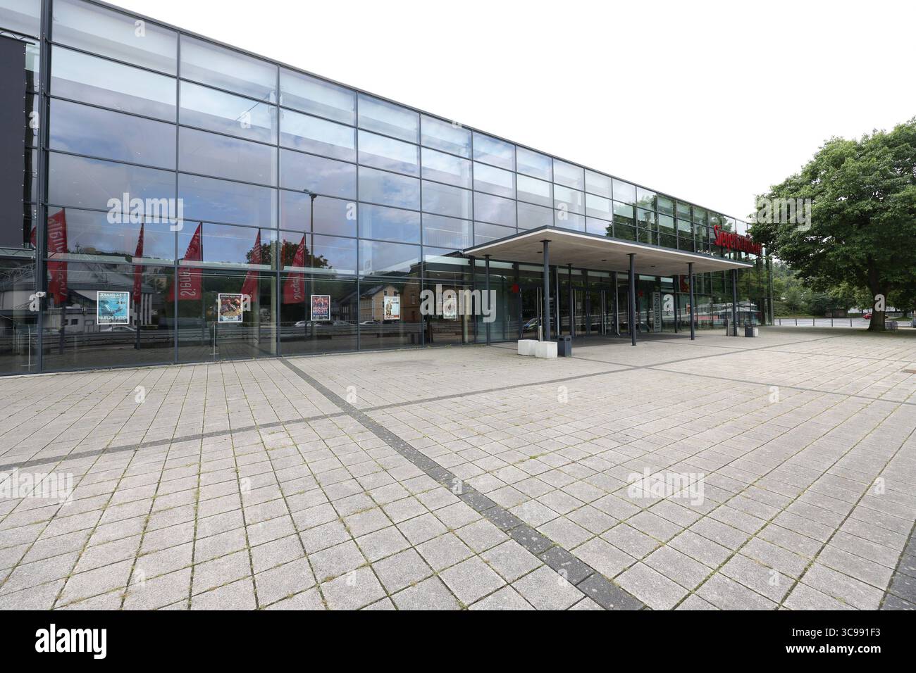 Die Siegerlandhalle von aussen außen Siegerlandhalle am 05.08.2025 in Siegen/Deutschland ...