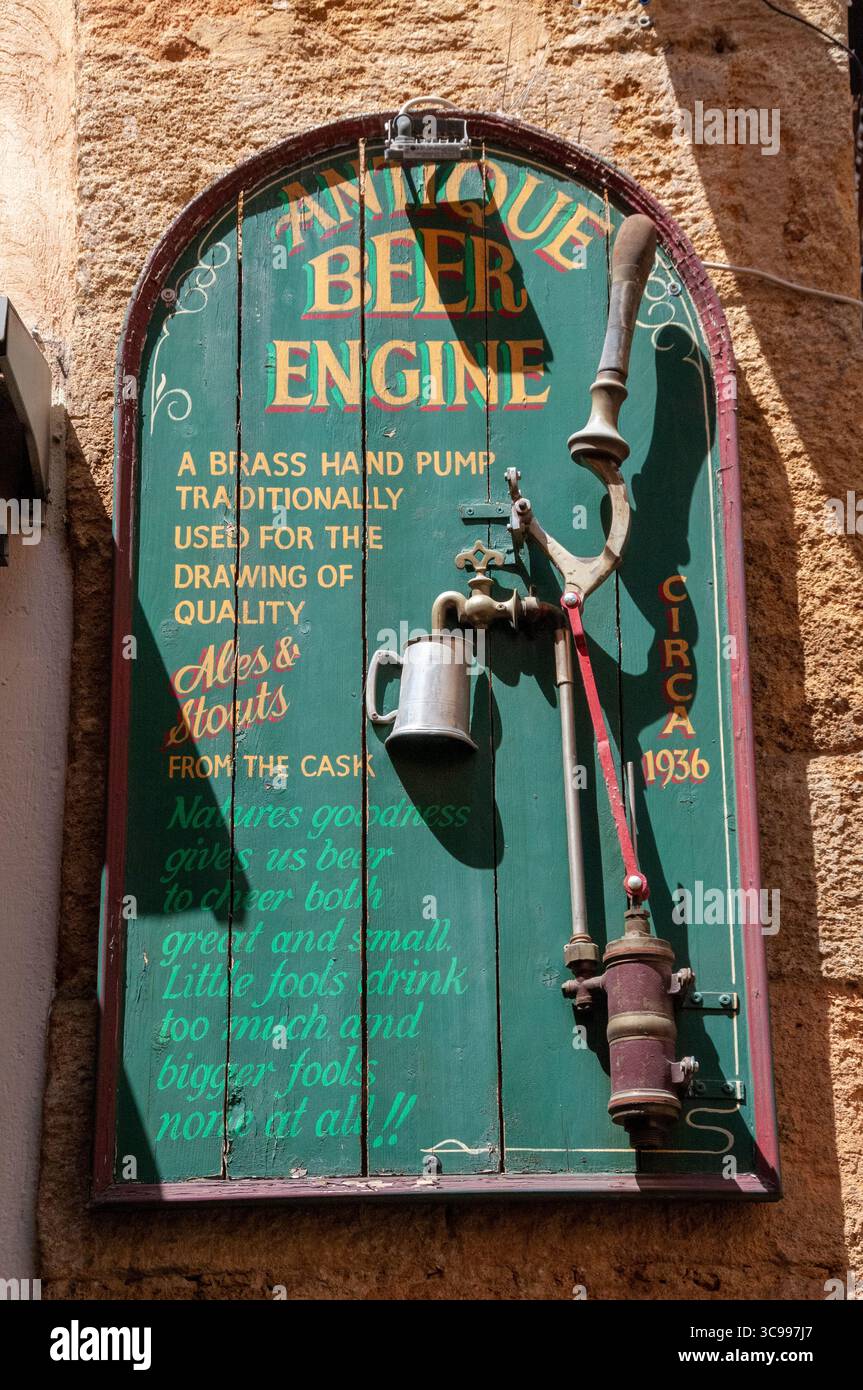 Amique beer engine hi-res stock photography and images - Alamy