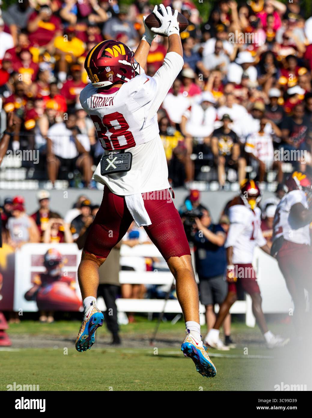 Ashburn,VA. USA; Washington Commanders tight end Cole Turner (88) makes ...