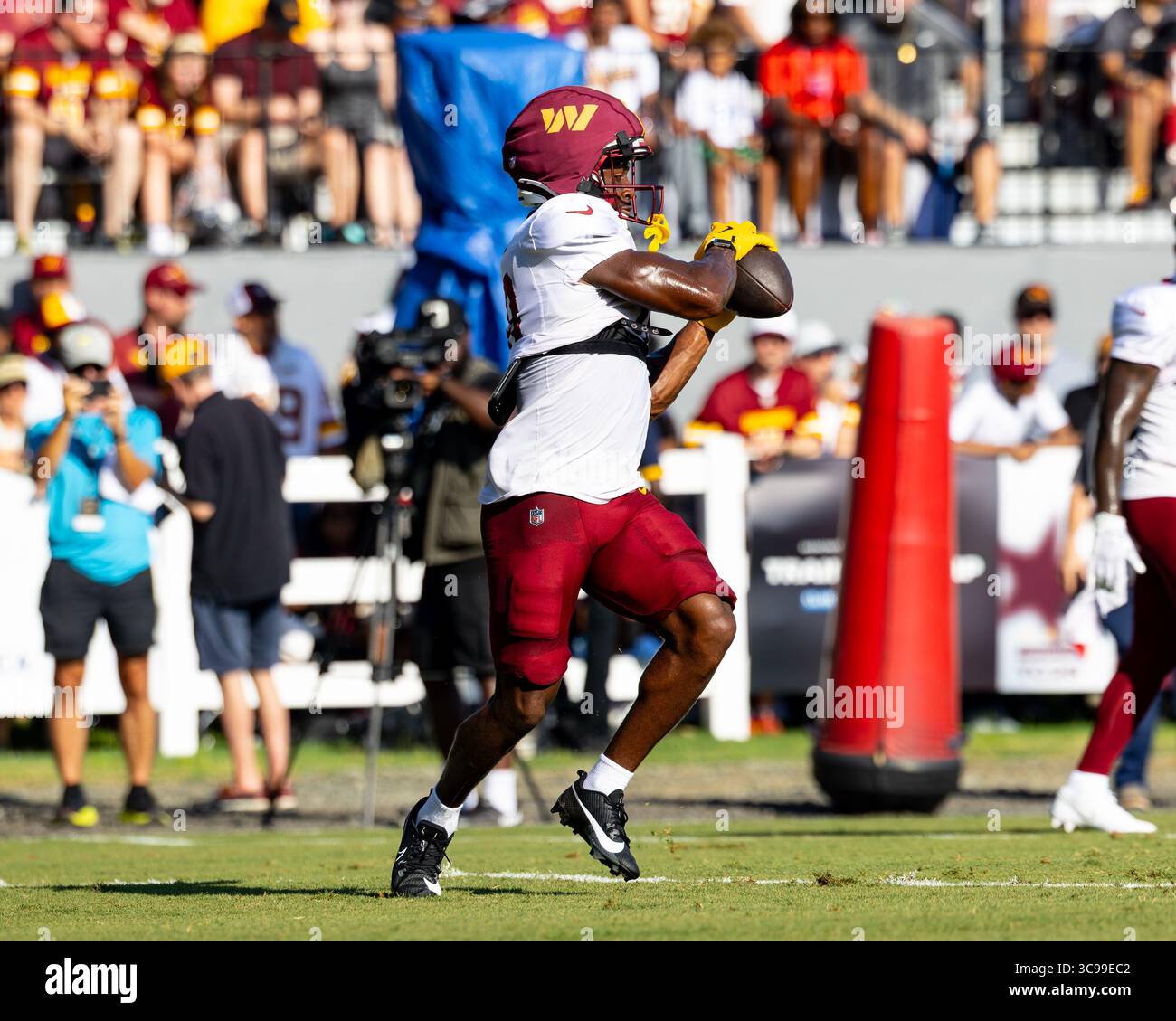 Ashburn,VA. USA; Washington Commanders wide receiver Jacoby Jones (10 ...