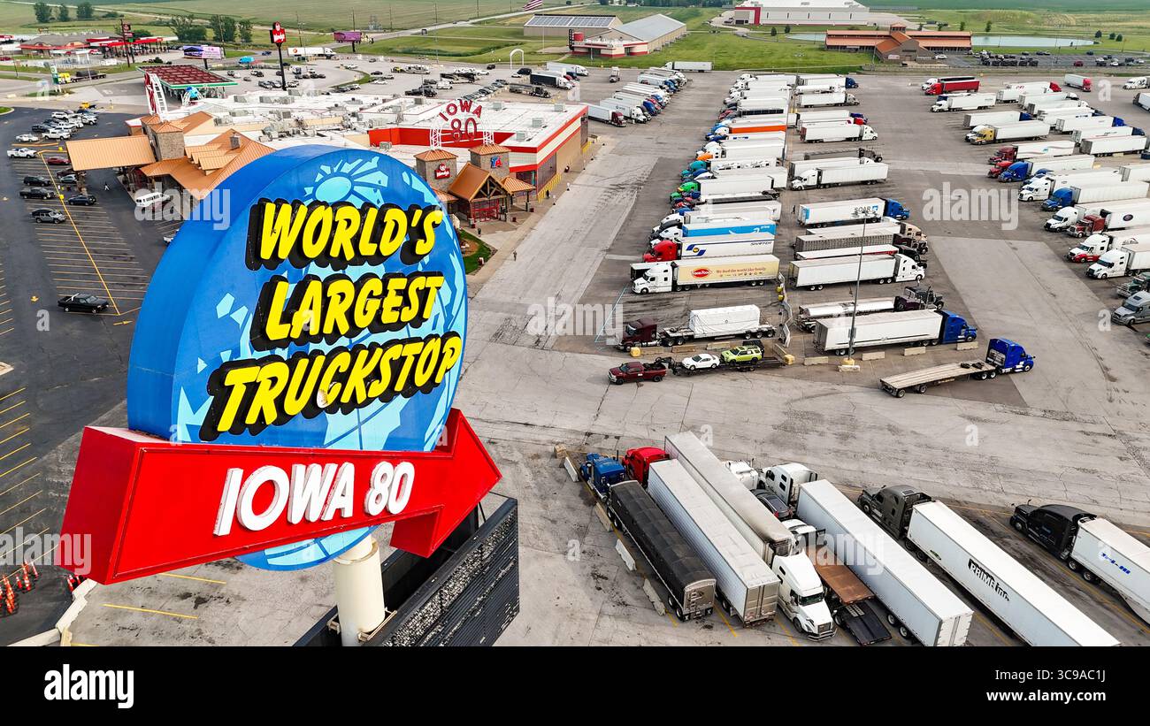 Outside truck iowa hi-res stock photography and images - Alamy