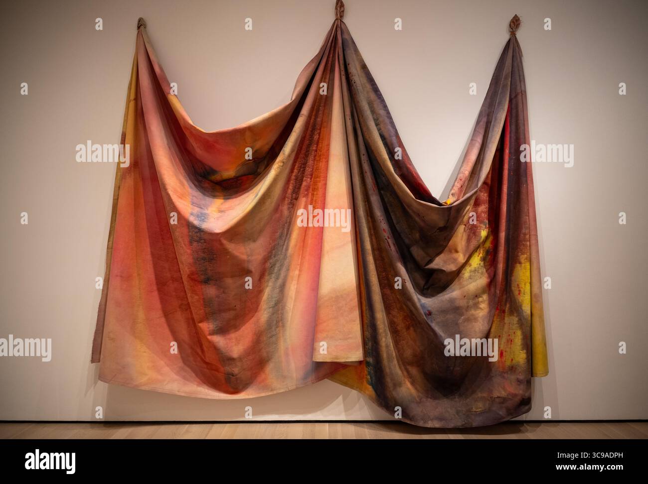 Sam gilliam artist hi-res stock photography and images - Alamy