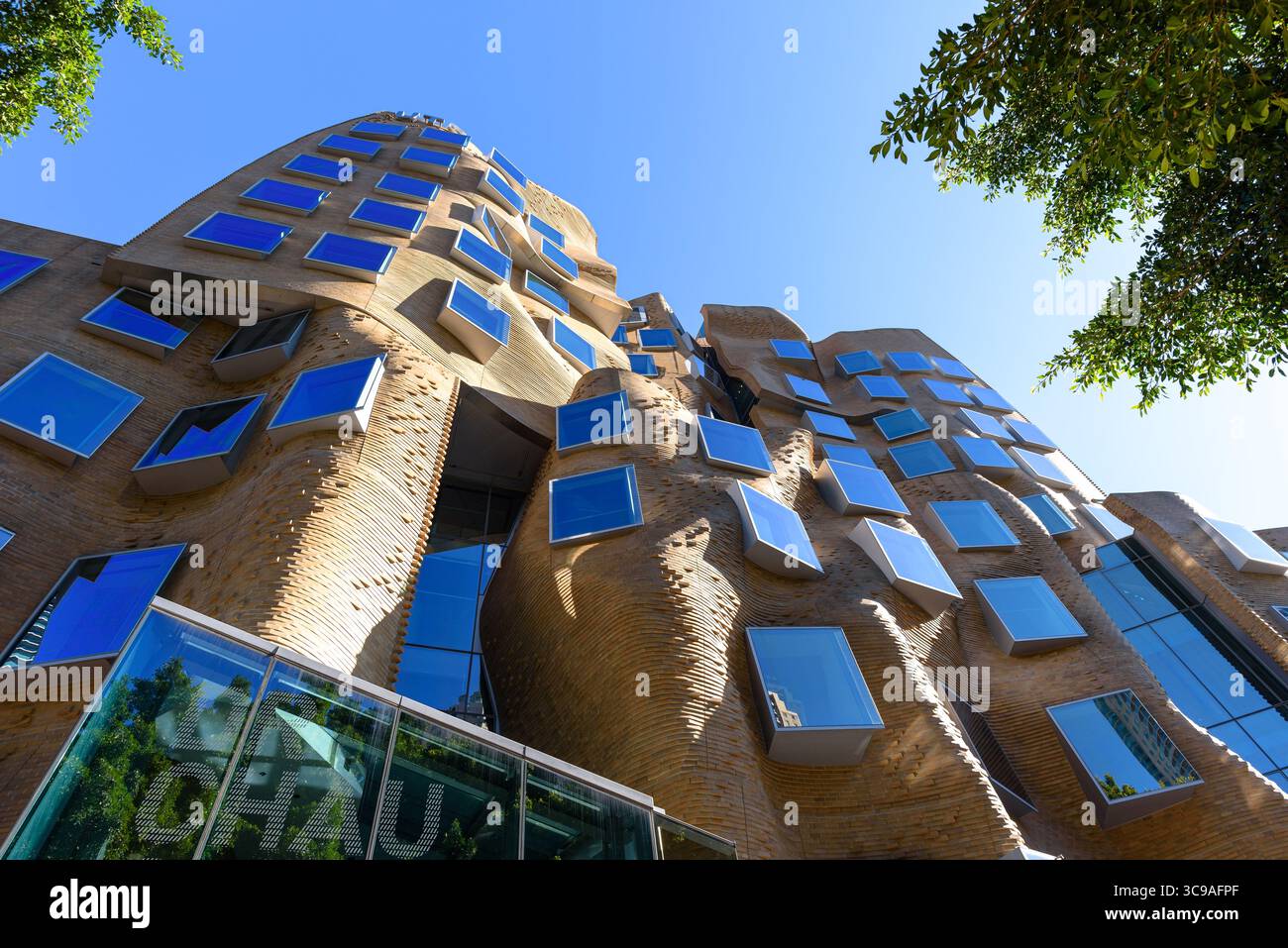 The UTS Business School, which is Building 8 at the University of ...