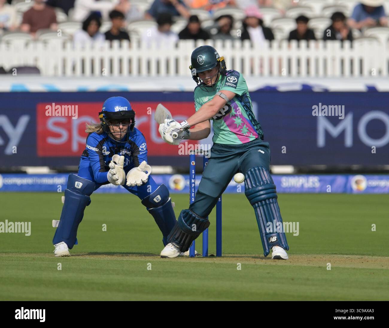 Meg lanning oval invincibles hi-res stock photography and images - Alamy